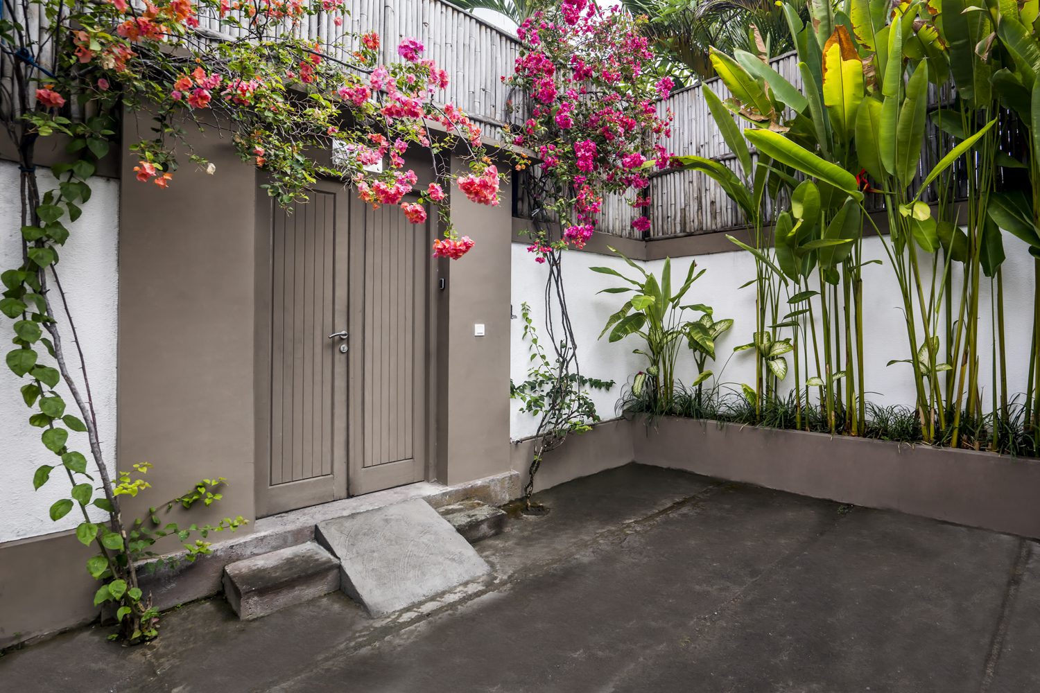 Umalas Villa Bliss: Experience Pure Luxury at Villa Moju