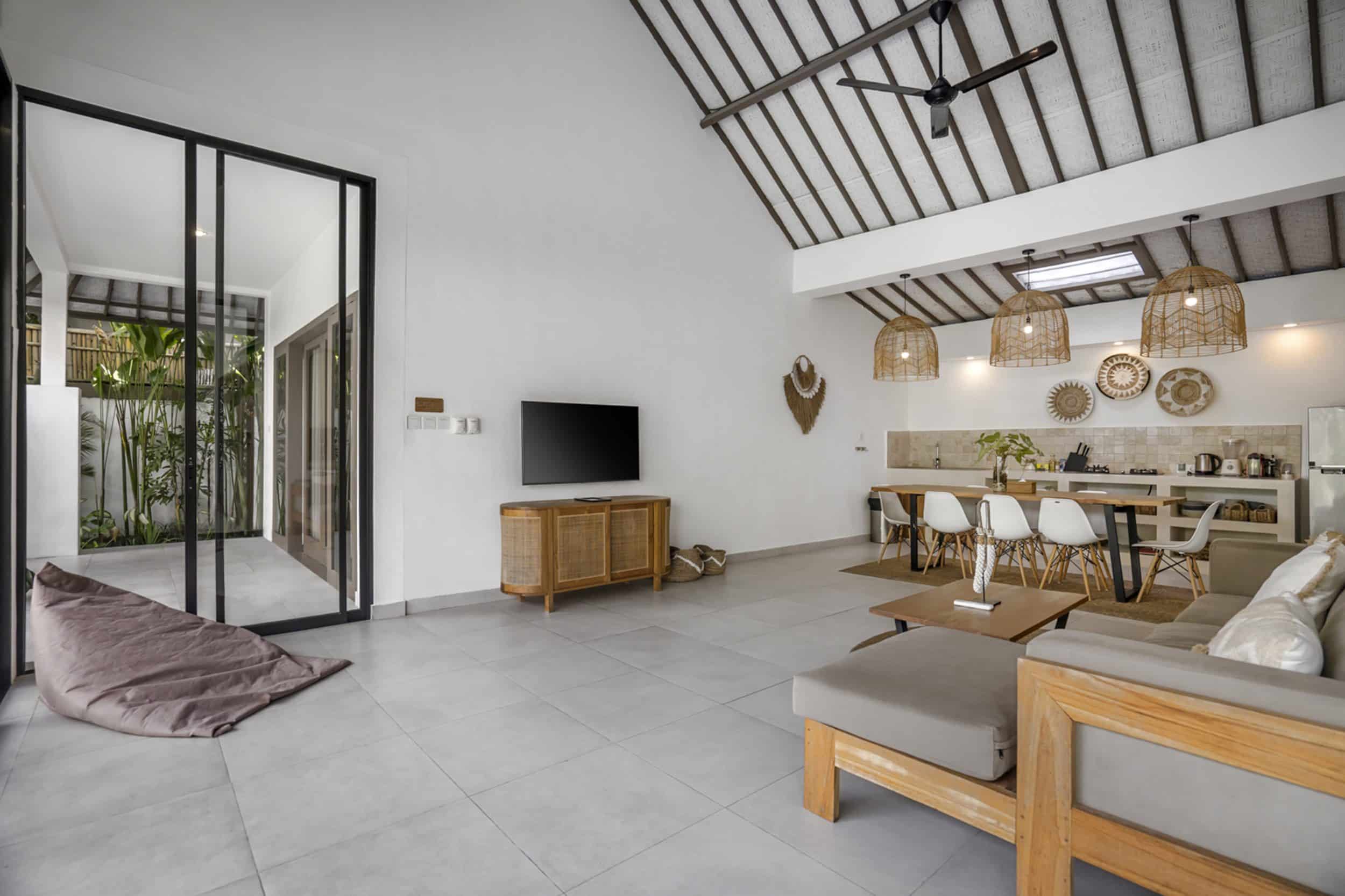 Umalas Villa Bliss: Experience Pure Luxury at Villa Moju
